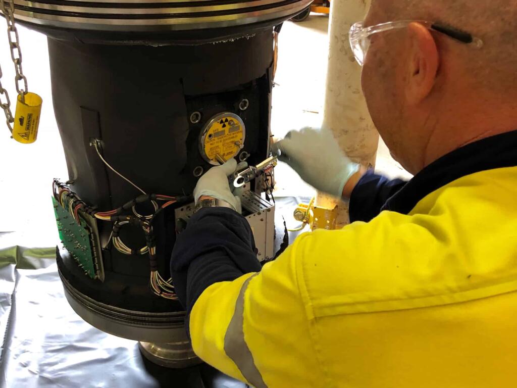 An Incident Examined - Fixed Radiation Gauge Disassembled | Radsol